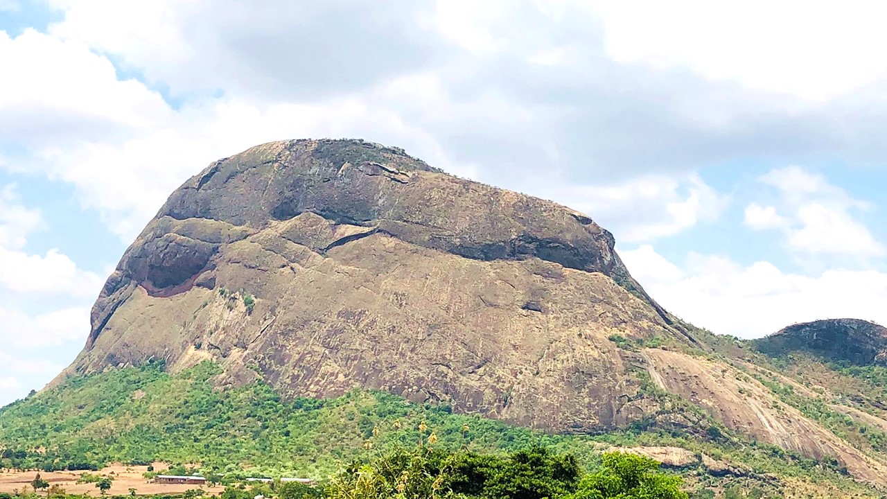 Hiking Ngala Hill (Lilongwe)｜Malawi Travel and Business Guide