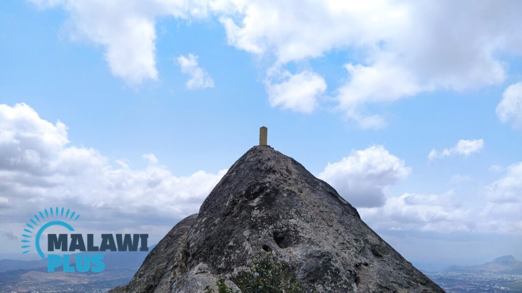 Hiking Mount Soche (Blantyre)｜Malawi Travel and Business Guide